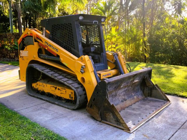 CJ's Earthmoving Qld - Wet and Dry Hire
